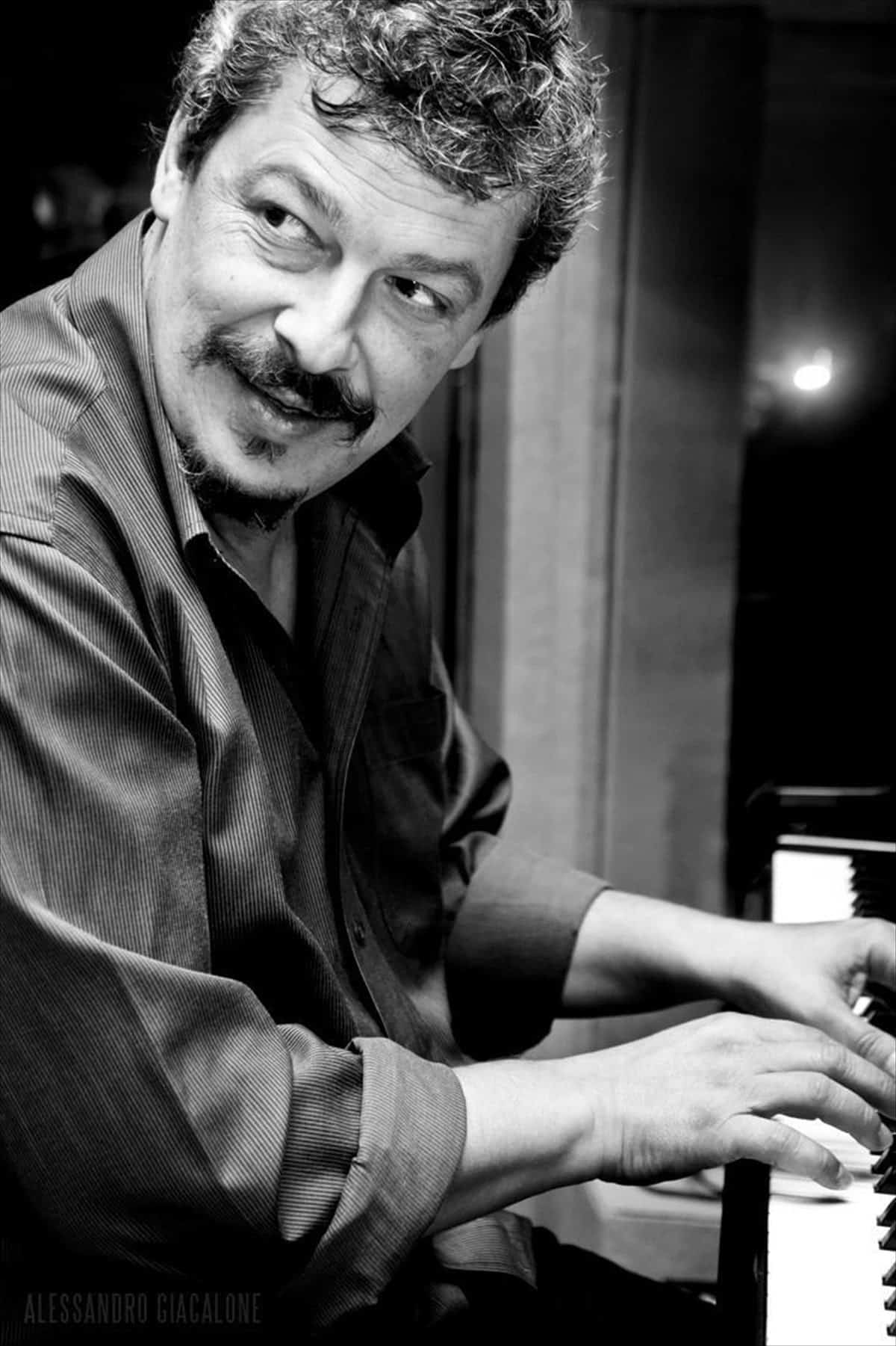 DIMITRIS KALANTZIS QUARTET “Tribute to MICHEL LEGRAND” - Full-Time.gr